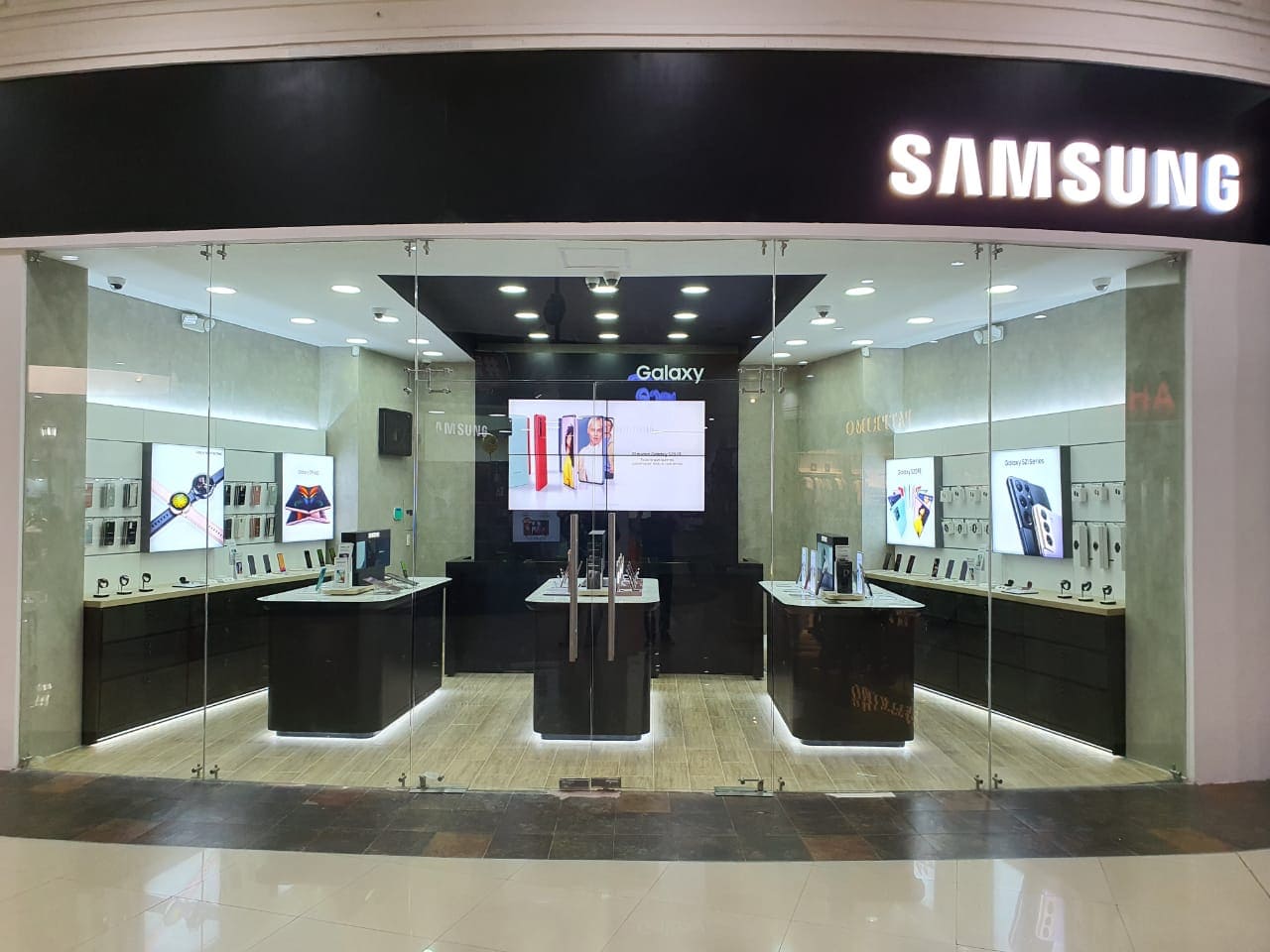 Samsung abrirá nuevos centros de experiencia en Manta, Machala y Ambato ...