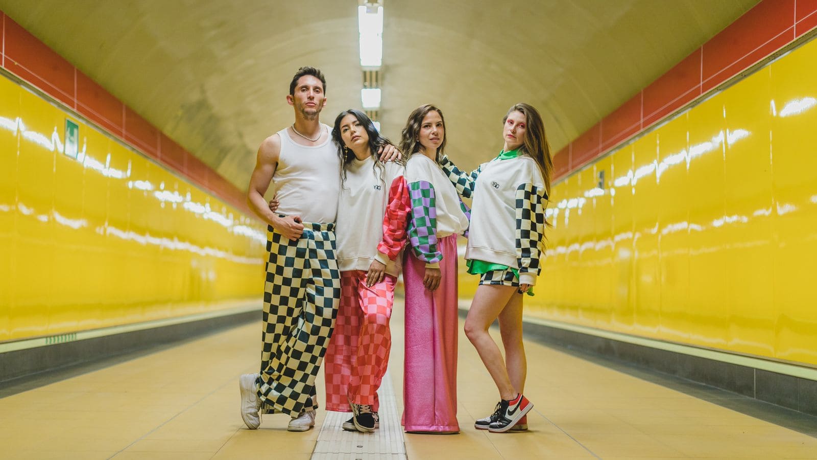 Lanzamiento de Happy Life Collection de la diseñadora Anghie Bubllé ...